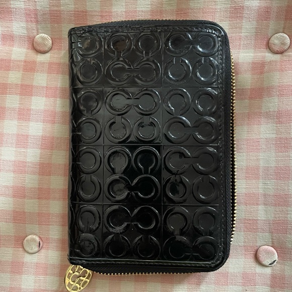 Coach | Bags | Coach Patent Leather Compact Zip Around Address Book ...